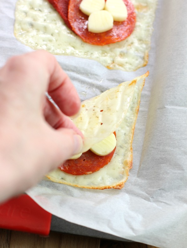 Easy Keto Pizza Turnovers | Beauty and the Foodie